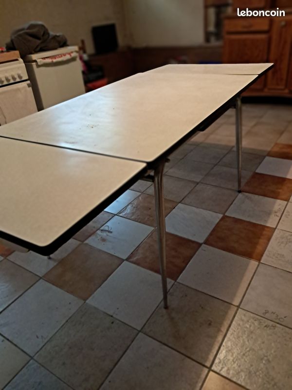 Table de Cuisine / Salle à Manger Formica Vintage 70s - Ameublement