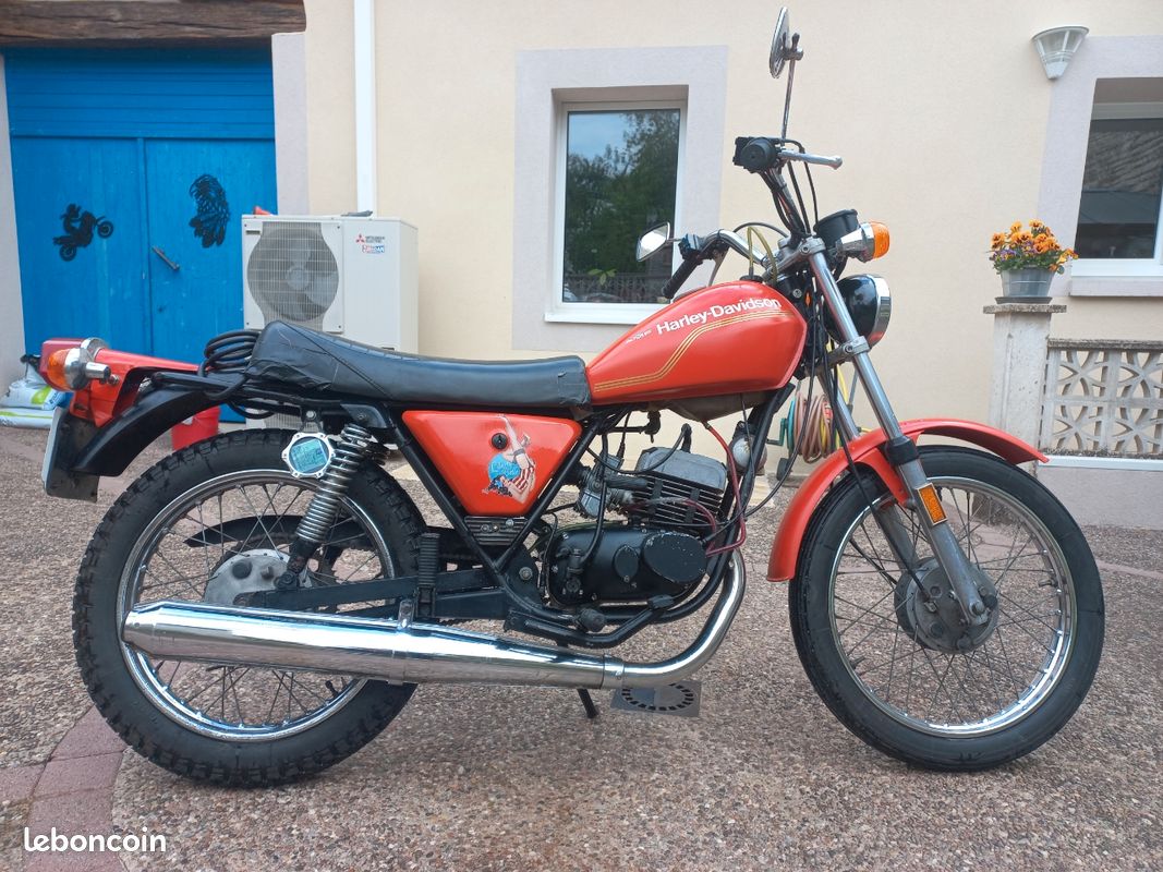 Harley Davidson SS 125 - Motos