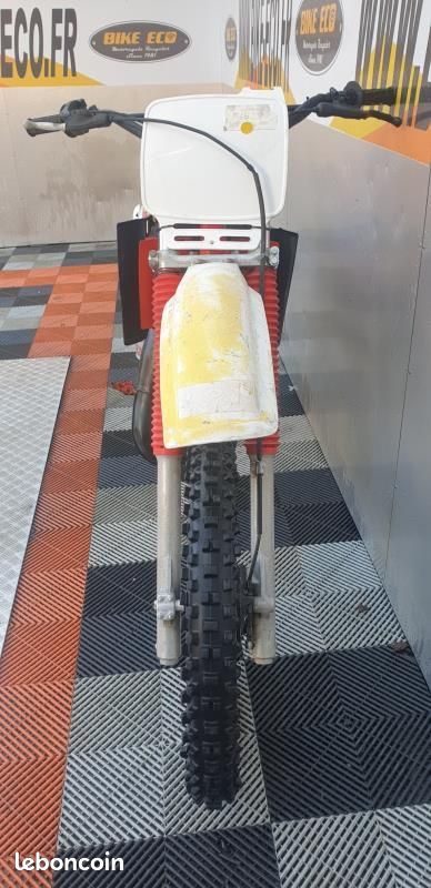 Yamaha YZ 125 1983 (54528) - Motos