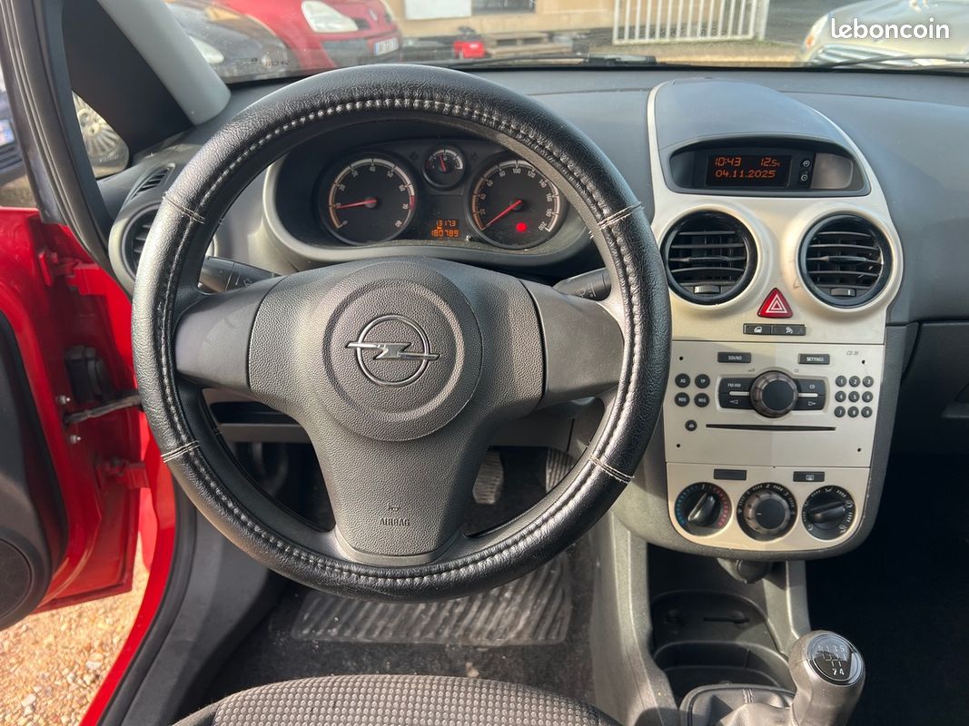 Opel Corsa D 1.0 ESSENCE 60CH 5 PLACES BVM - Voitures