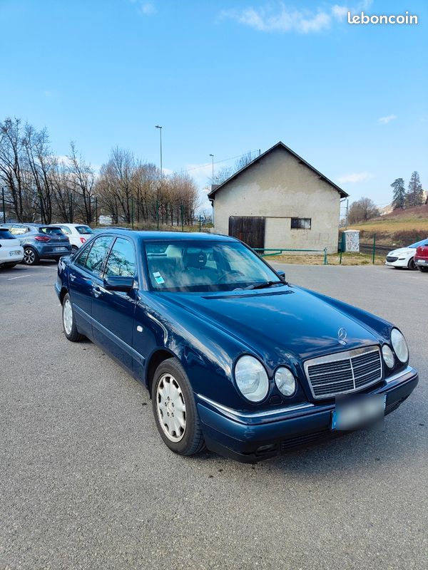 Mercedes classe e280 V6 - Voitures