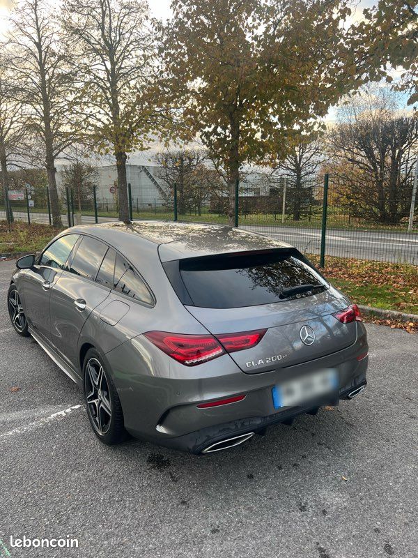Mercedes CLA shooting break 200d AMG Line - Voitures