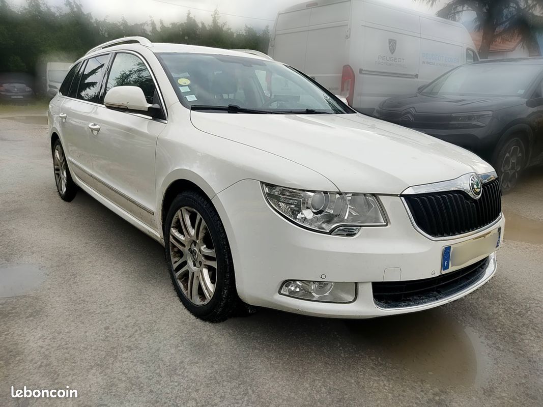 Skoda superb combi 170cv 4X4 - Voitures