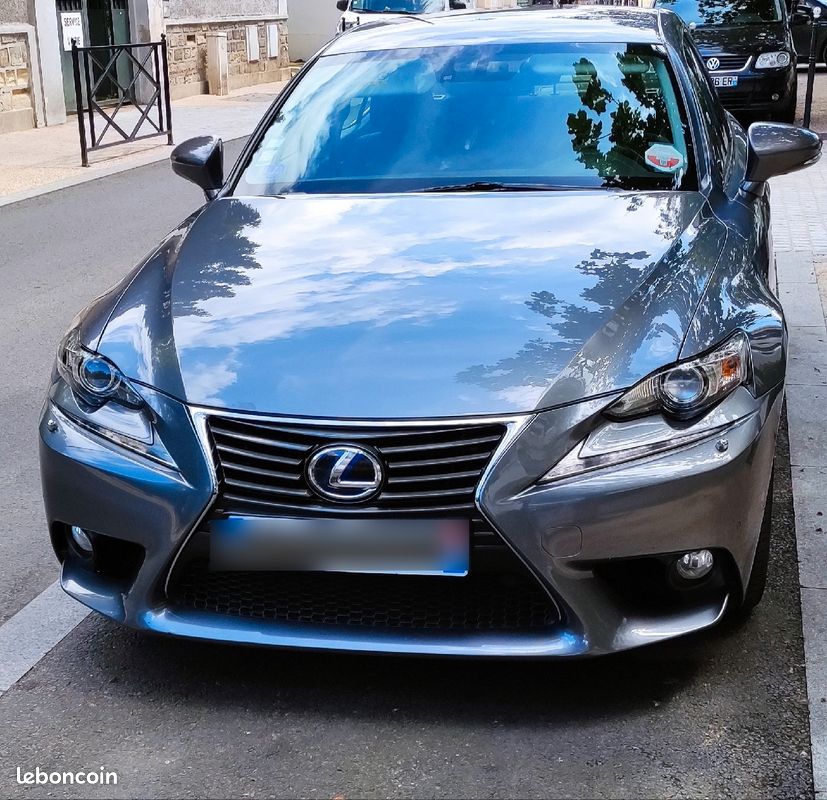 Lexus IS 300h hybride - Voitures