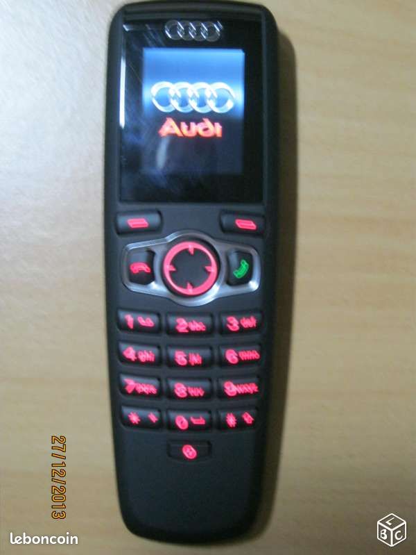 AUDI TELEPHONE VOITURE 4FO 910 393 T + batterie - Équipement auto