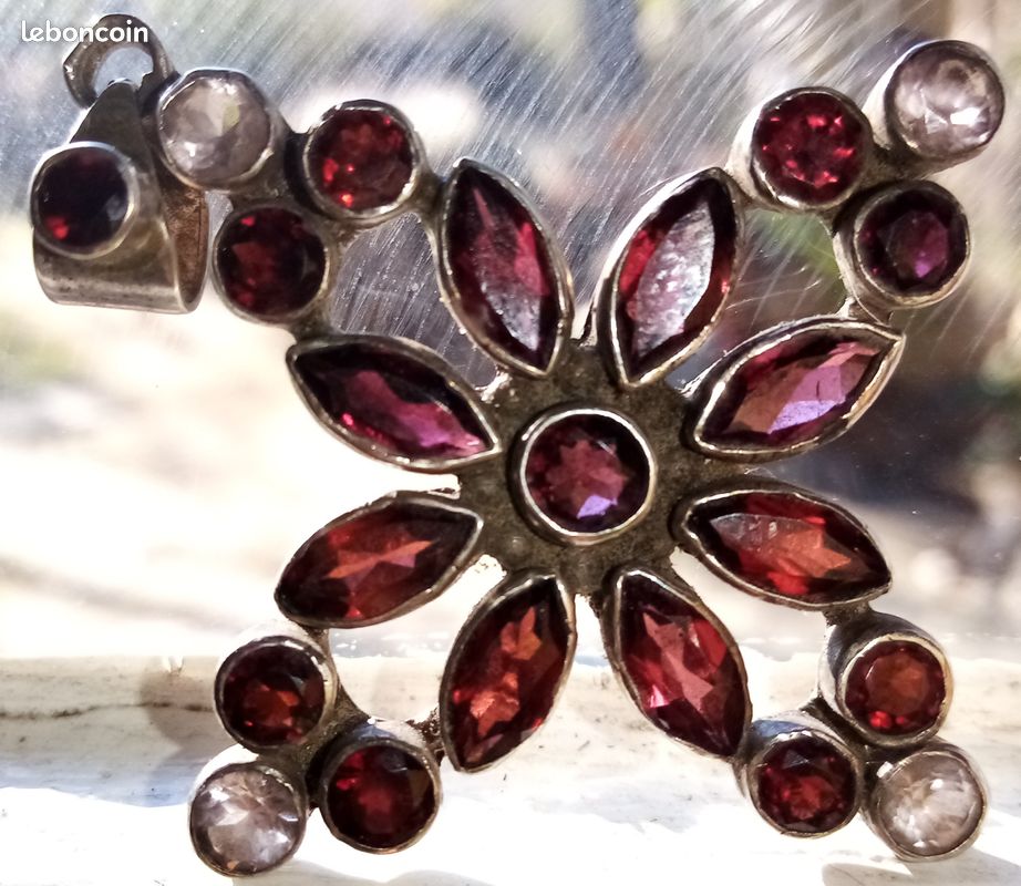 Magnify Pendentif de17 Grenats,4 Zircons sur Argent massif ouvrage ...