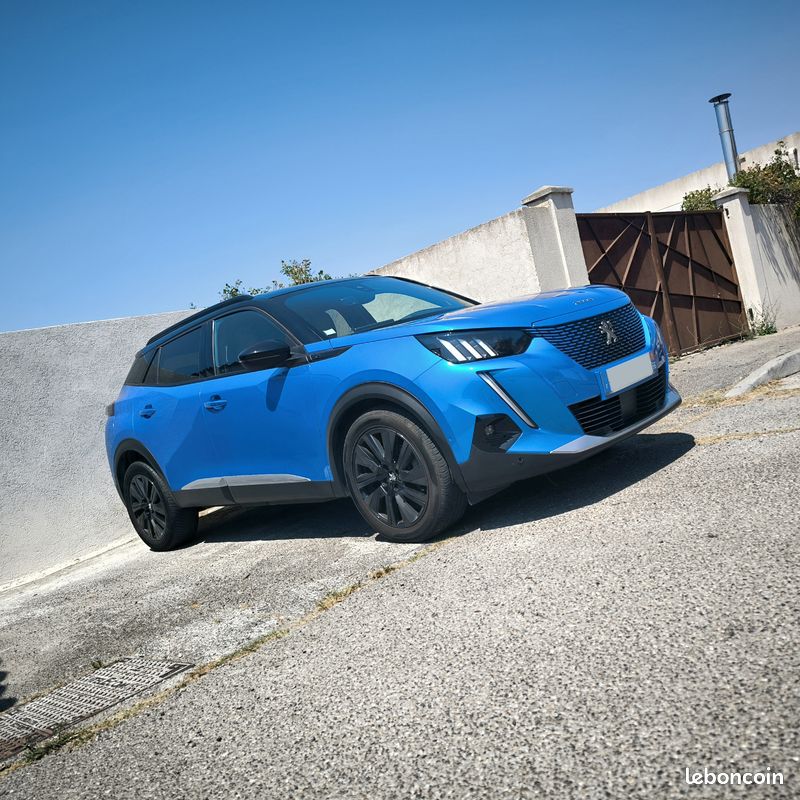 PEUGEOT 2008 Electrique GT Full Options - Voitures