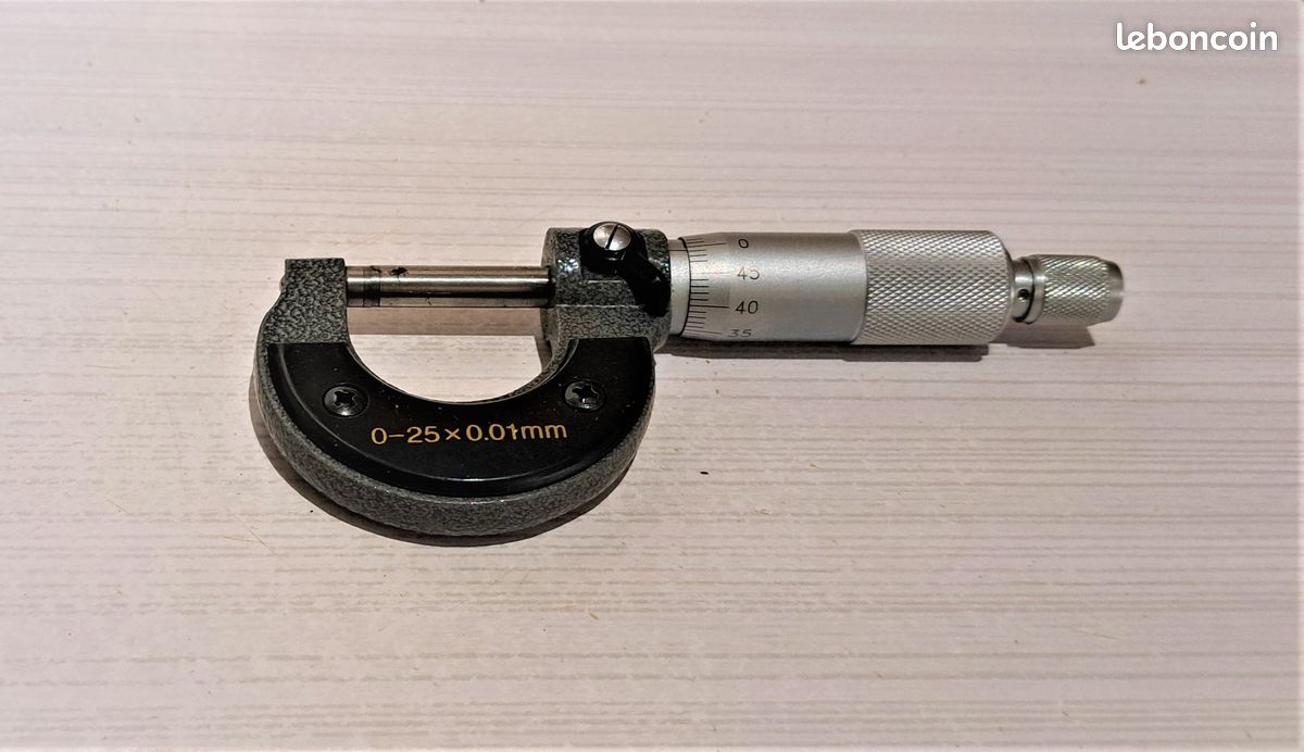 Micromètre palmer 0-25 X 0,01 mm avec son coffret - Équipements industriels