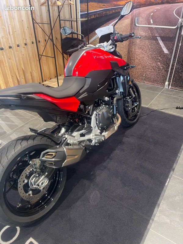 BMW F900 R – Première main – A2 – Nombreuses options - Motos