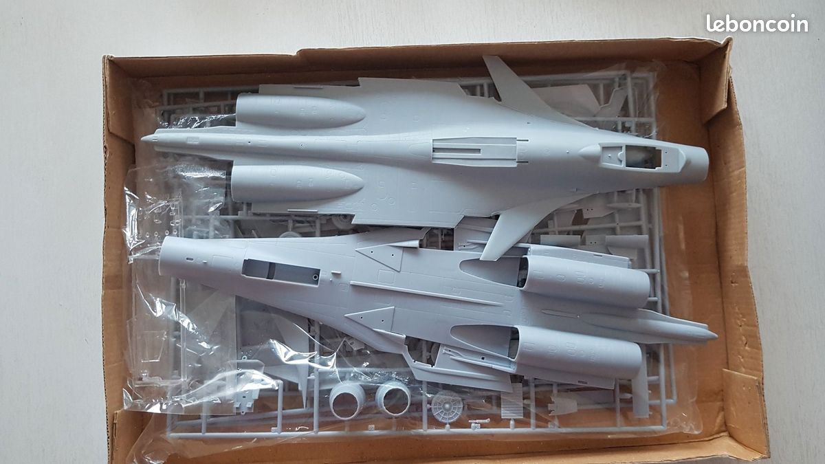 Maquette avion Su-35 Kitech 1/48 - Modélisme