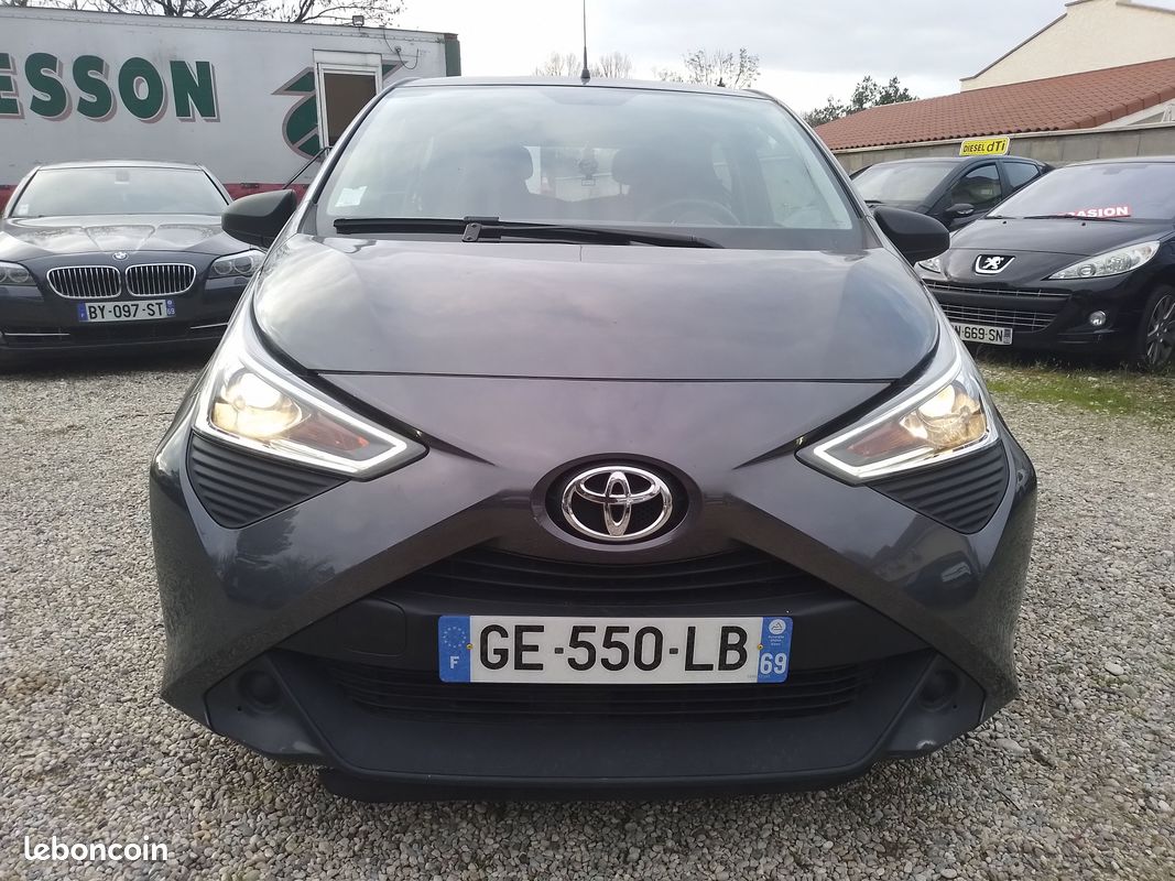 Toyota aygo 2 1l0 vvti 72 ch an 02/2022 34000km - Voitures
