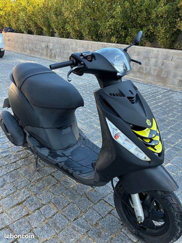 PIAGGIO ZIP 4 temps - Motos