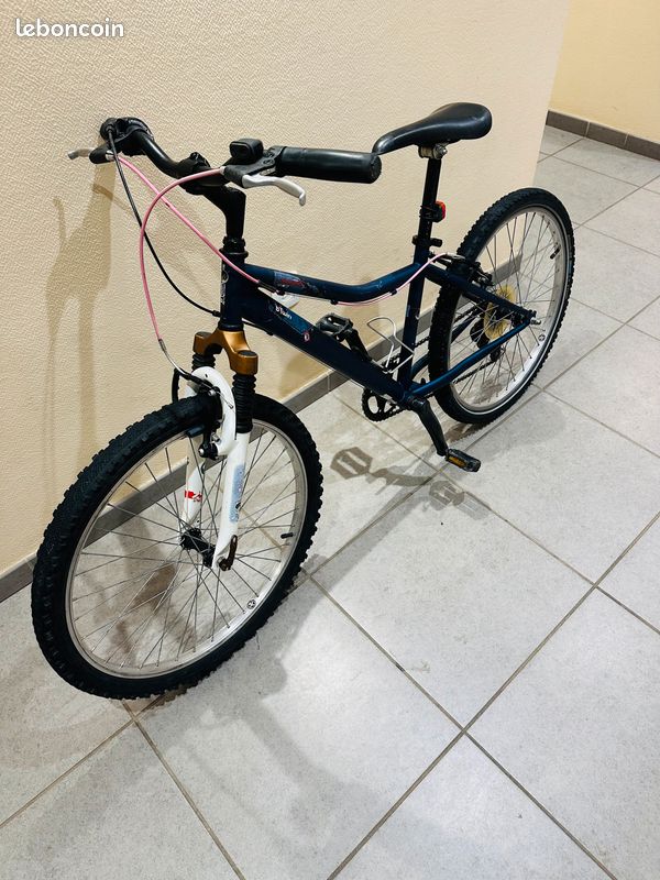 Vélo bitwin 24 pouces en bon état rien a prévoir pour 9/13 ans prix 55 ...