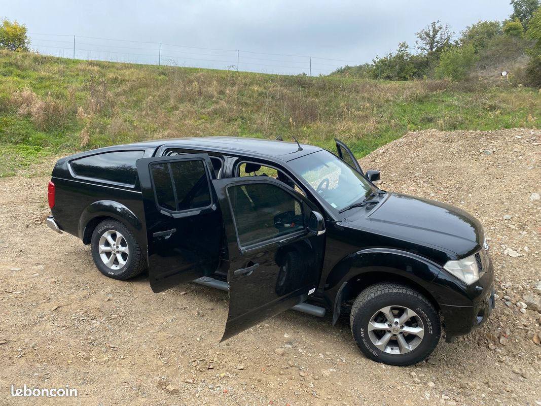 Magnifique Pickup NISSAN NAVARA D40 Double Cabine /190 CHV / 4WD / FIN ...