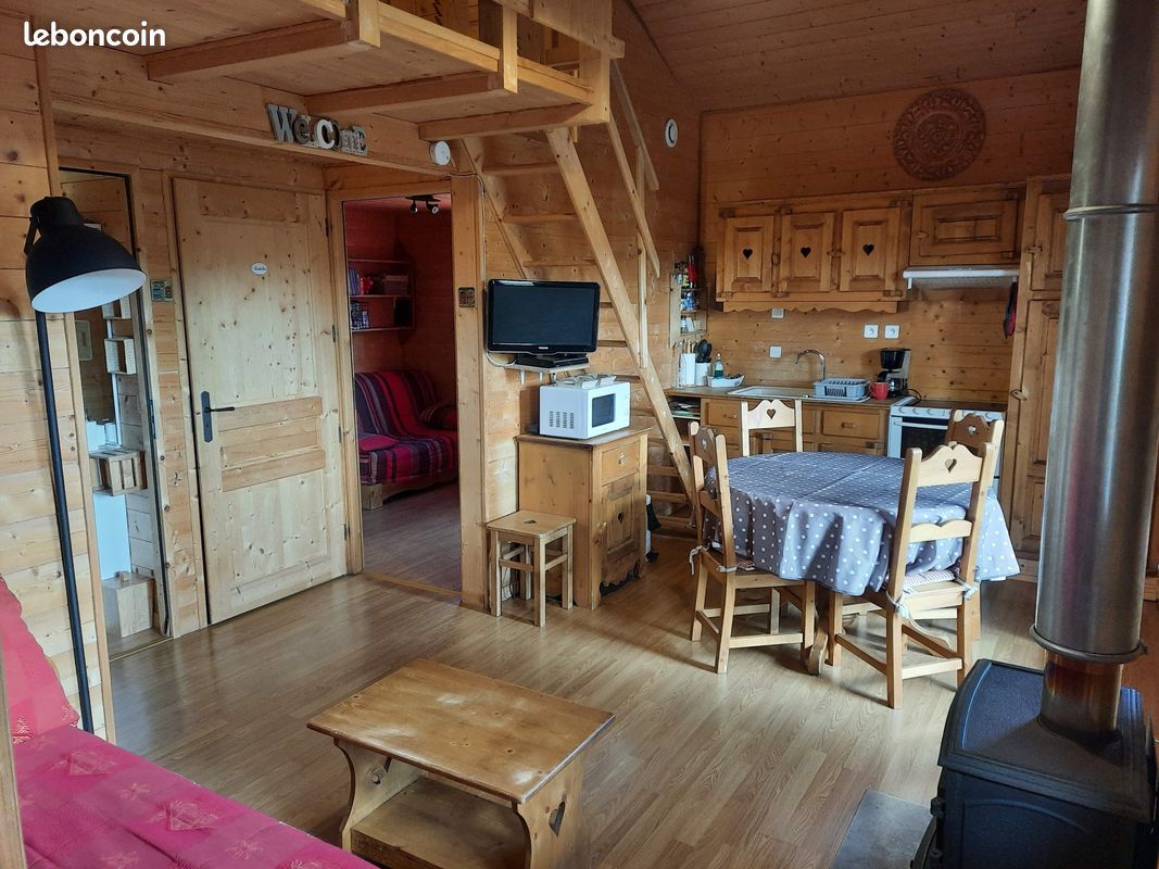 Chalet Jura avec terrasse - Piscine chauffée sur le domaine - Proche ...