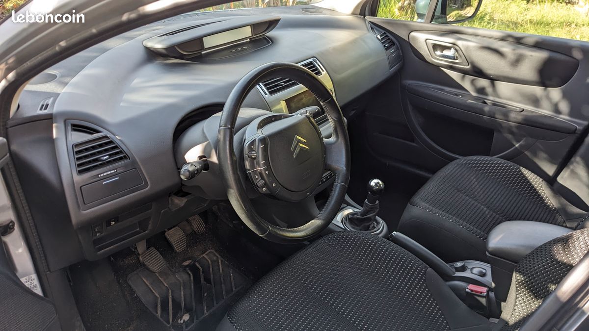 Citroen C4 2009 diesel millenium 112000km - Voitures