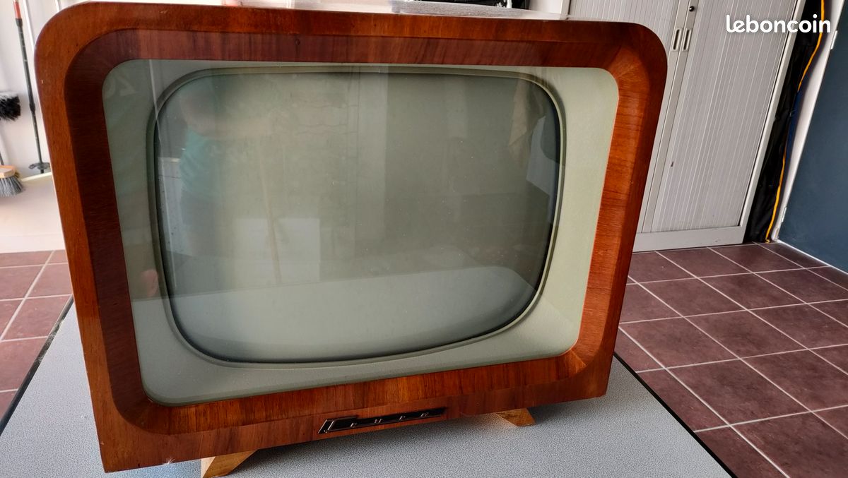 Ancien téléviseur TEVEA modèle Super 54 année 1958 - Collection