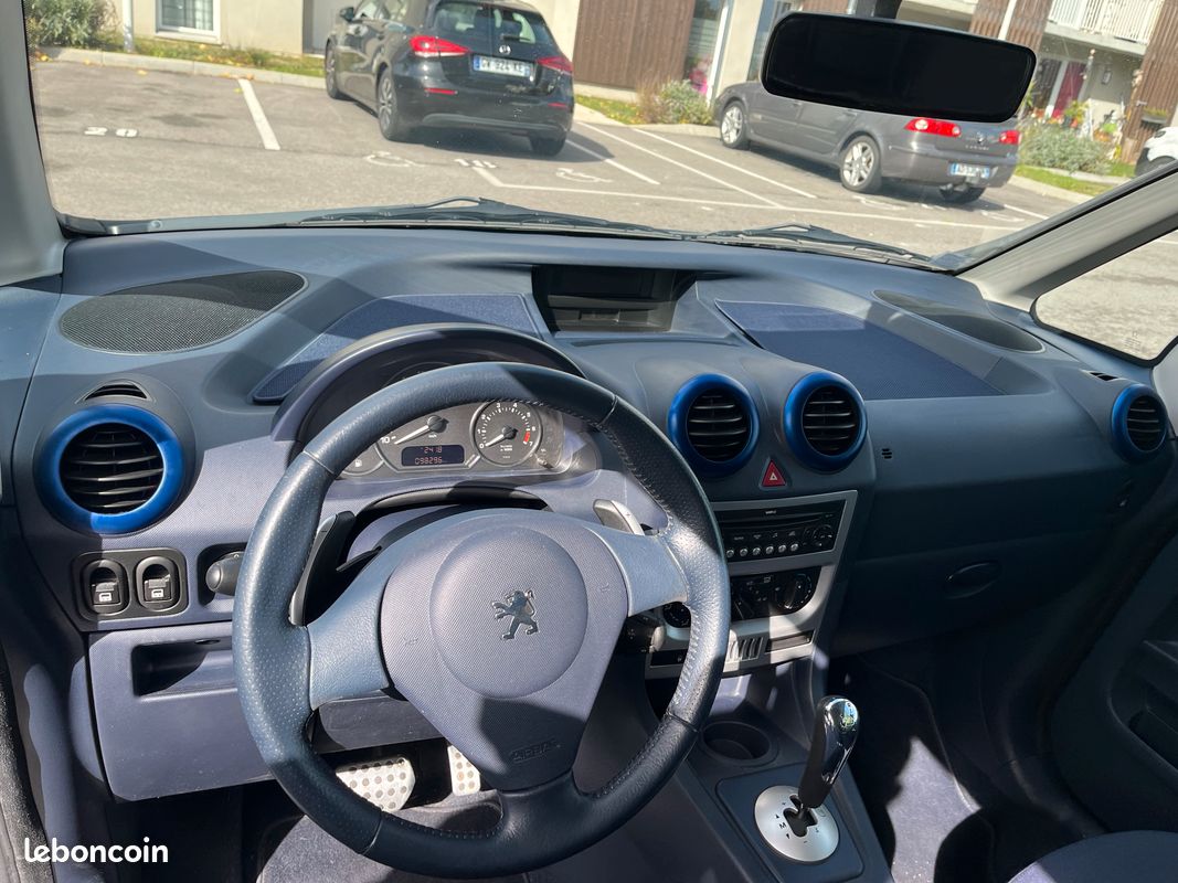 Peugeot 1007 - Voitures