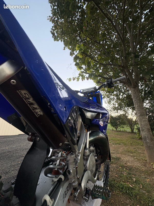 125 yz - Motos