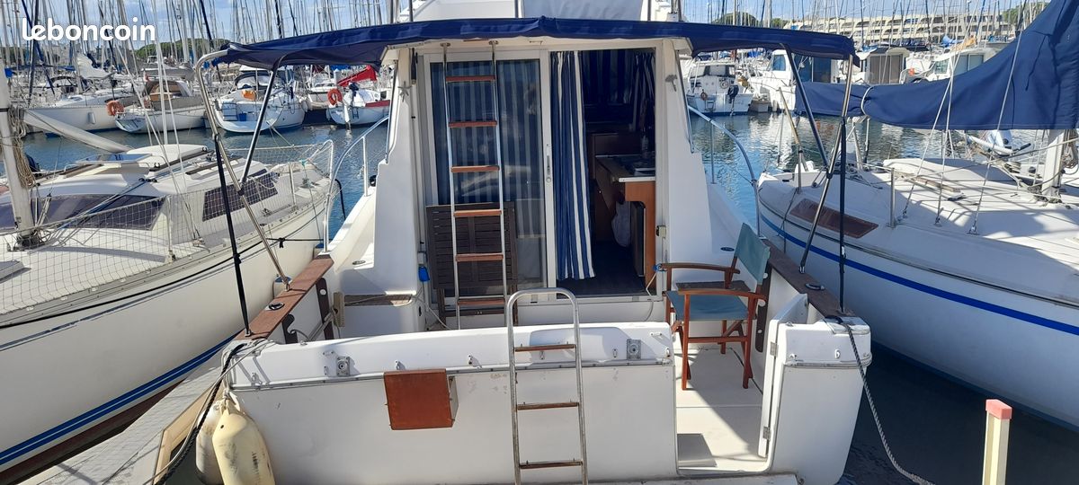 Beneteau antares serie 9 m avec place de port a port camargue - Nautisme