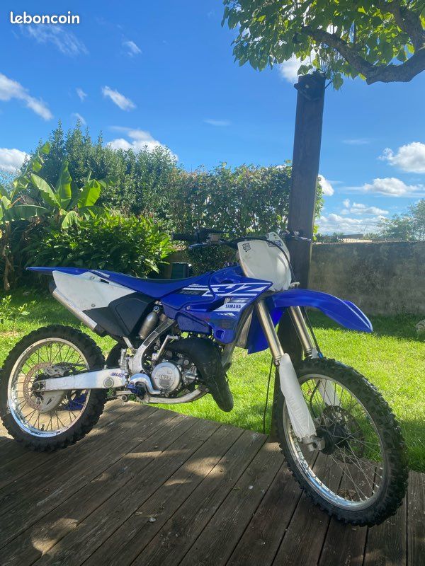 125 yz - Motos