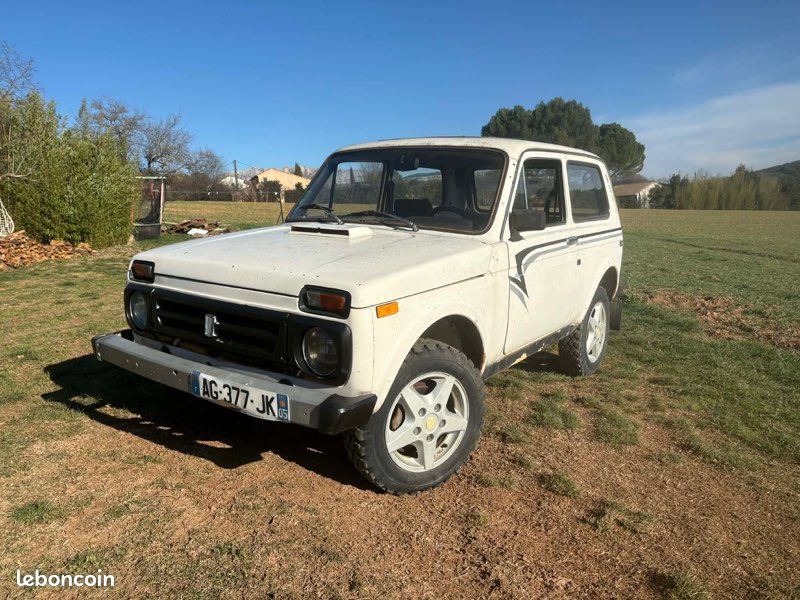 Lada niva 1600 - - Voitures