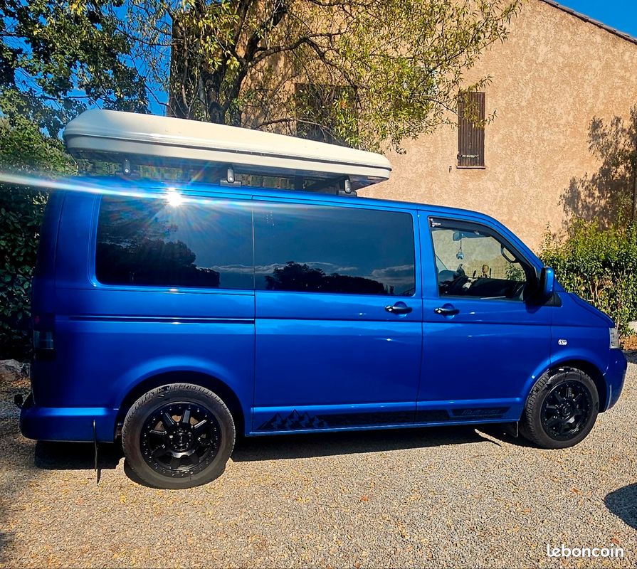 Vw multivan beach t5 aménagé avec tente de toit - Caravaning