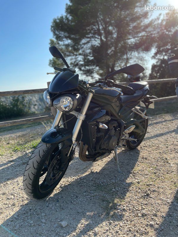 Triumph street triple 765 - Motos