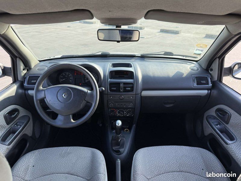 Renault Clio II phase 2 1.5 dCi 68ch - Voitures