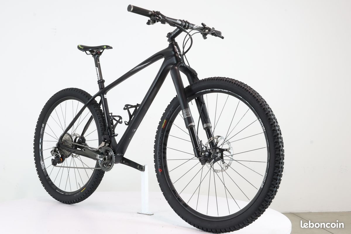 BH Ultimate 9.9 XTR Di2 full carbone (10,6kg ), VTT semi rigide cross country en taille L, Ne ...