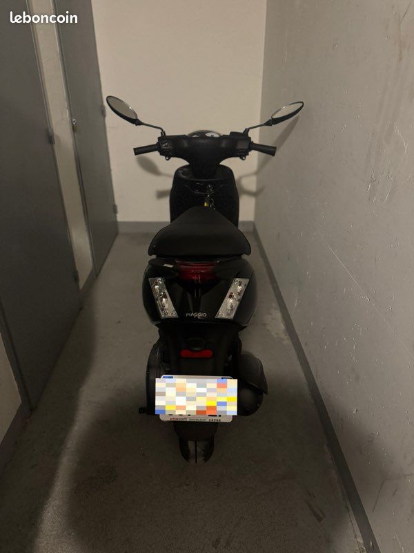 Scooter Piaggio Zip 50cc-NEUF - Motos
