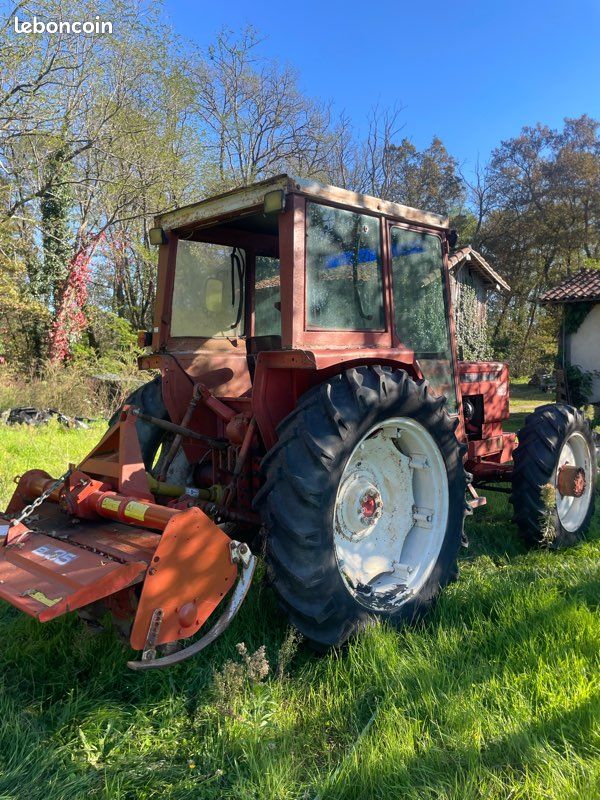 Tracteur Renault 651 - Tracteurs