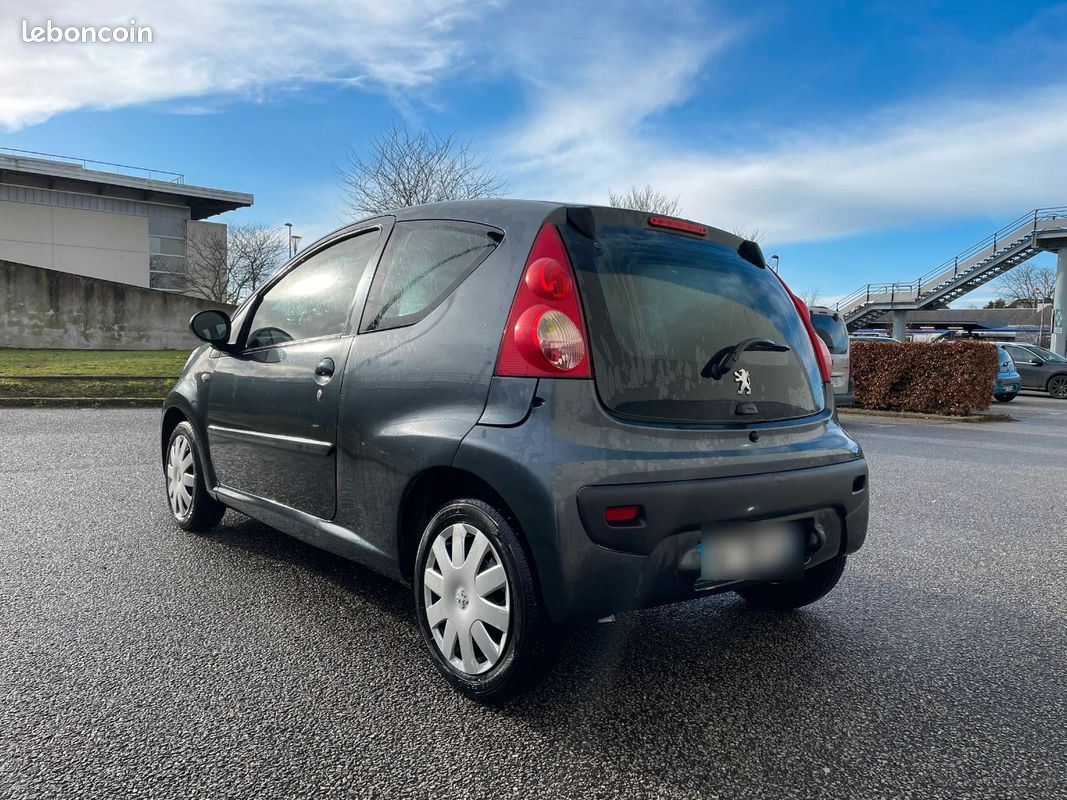PEUGEOT 107 1.4 HDI 55ch.TRENDY - Voitures