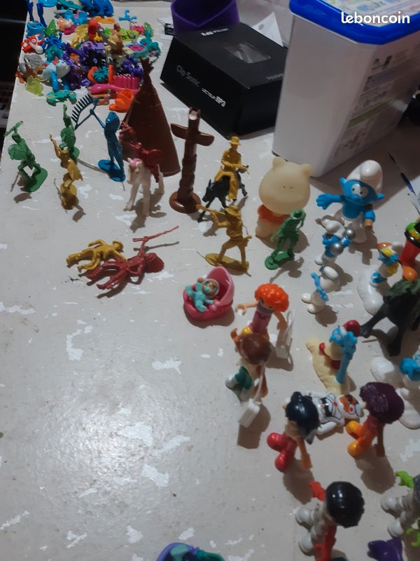 Diverses figurines (stroumph ,asterix , Lady bug...) - Collection