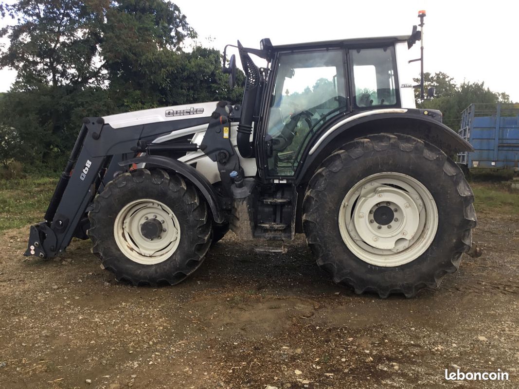 Valtra N143 HITECH - Tracteurs