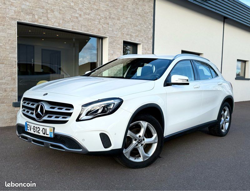 MERCEDES BENZ GLA 180d 7-G DCT SENSATION - Voitures