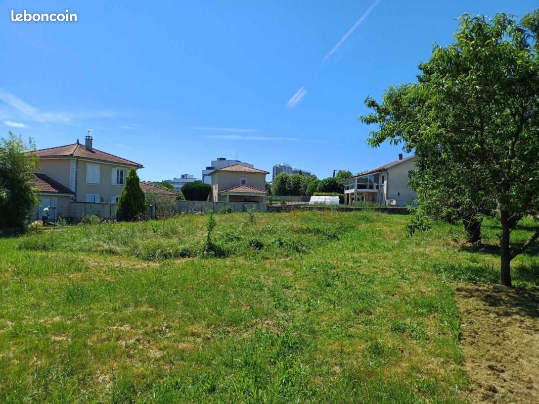 Terrain 1 208 m² Saint Galmier - Ventes immobilières
