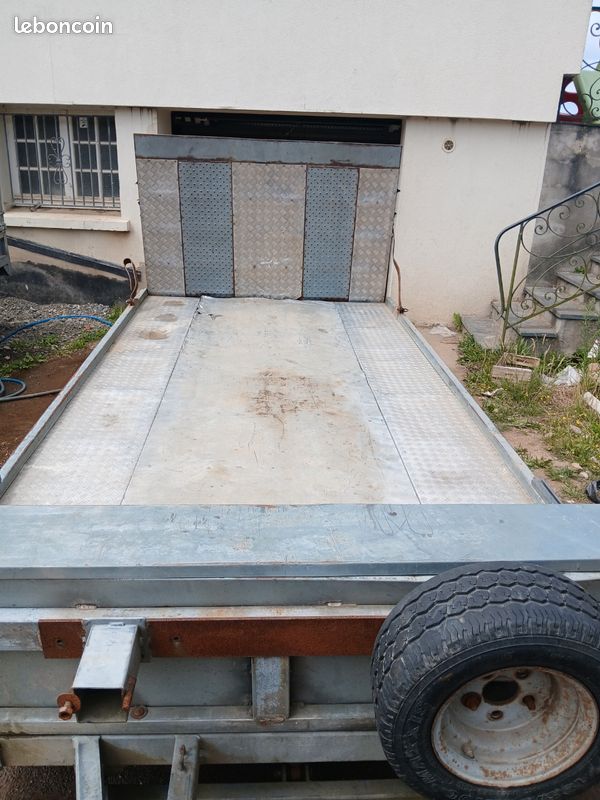 Plateau voiture/porte engins - Équipement auto