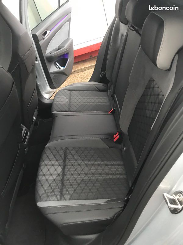 Très belle golf R-Line 05 / 2022 - Voitures