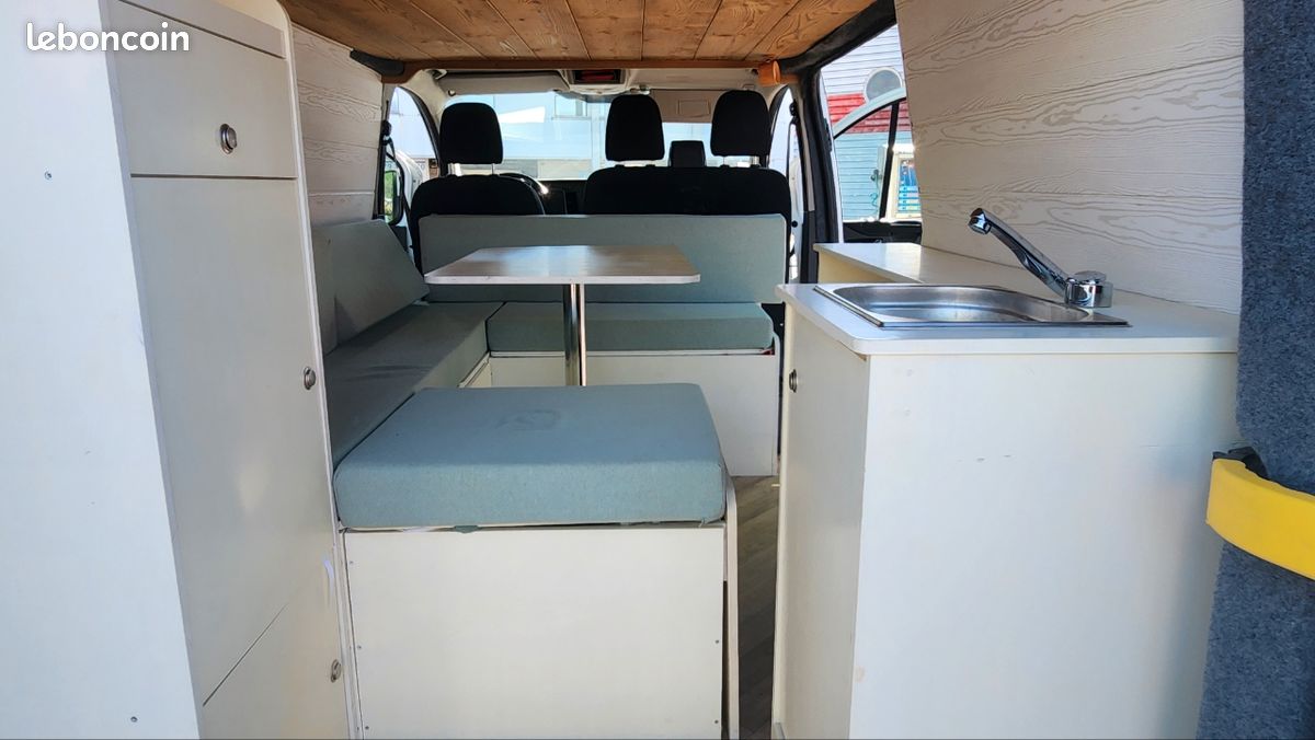Van aménagé Ford Transit Custom 130ch, prêt à partir à l'aventure ...
