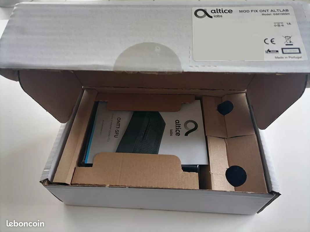 Boitier Fibre (neuf) ONT SFR RED Altice Labs + câble Ethernet + transfo ...