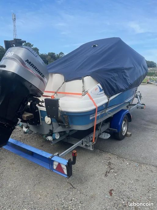 Quicksilver Commander 555 - Nautisme
