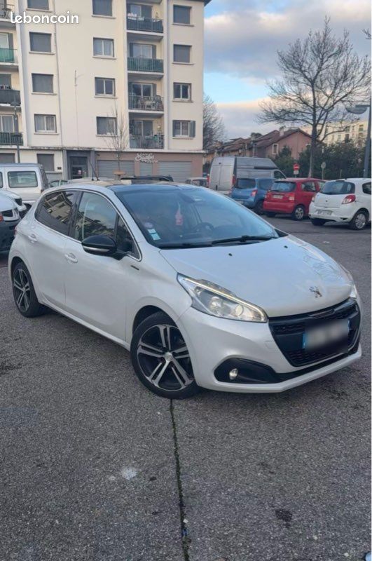 Peugeot 208 gt Line ou échange contre boite auto - Voitures