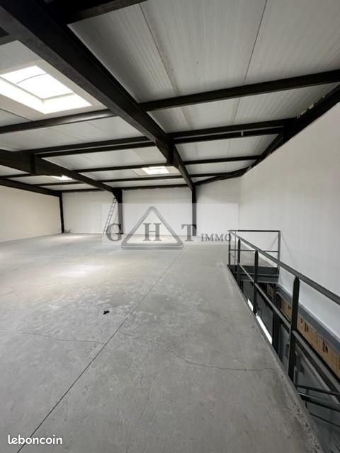 Local bureaux 500 m² - Bureaux & Commerces