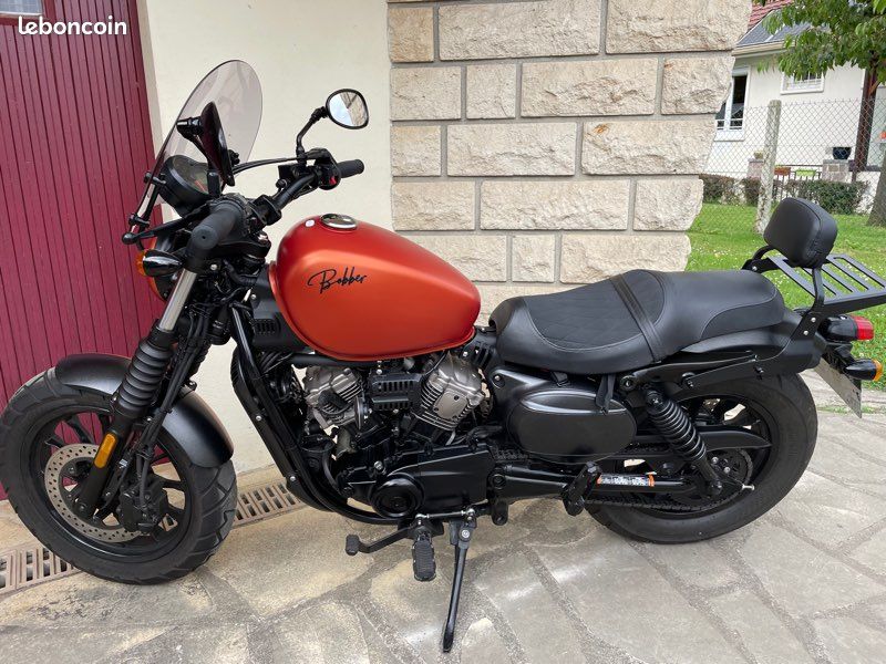 Hyosung 125 bobber - Motos