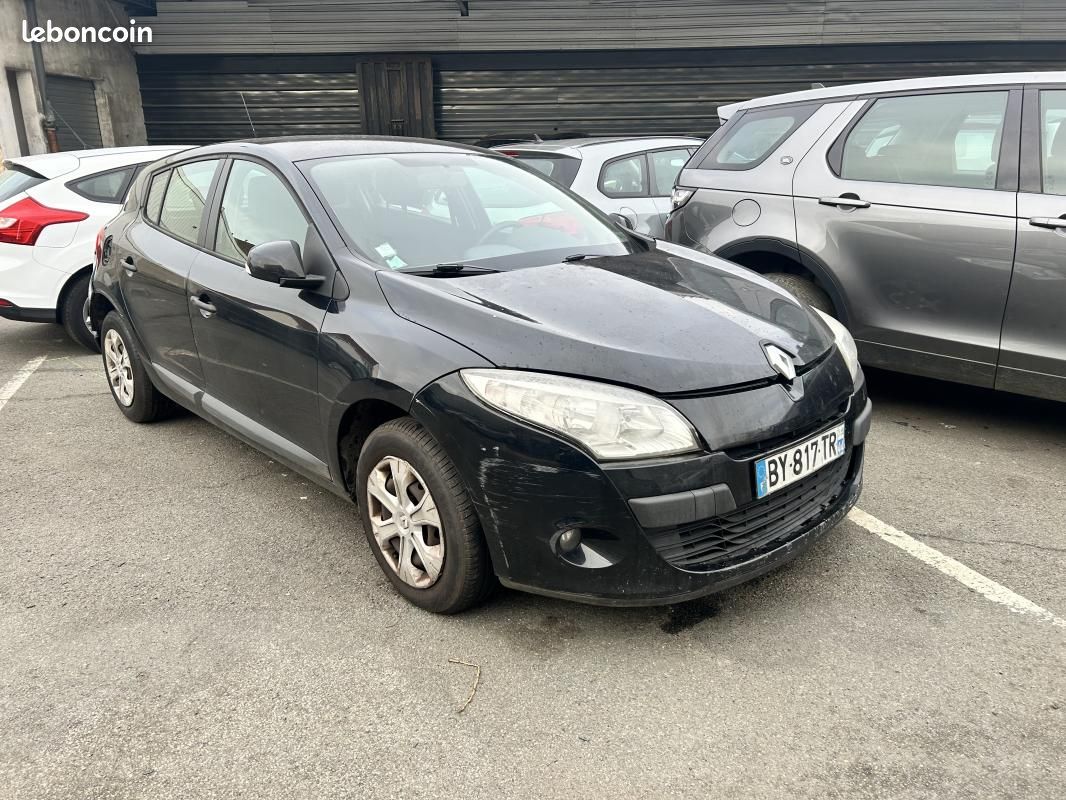 Renault Mégane III Berline dCi 90 FAP eco2 - Voitures