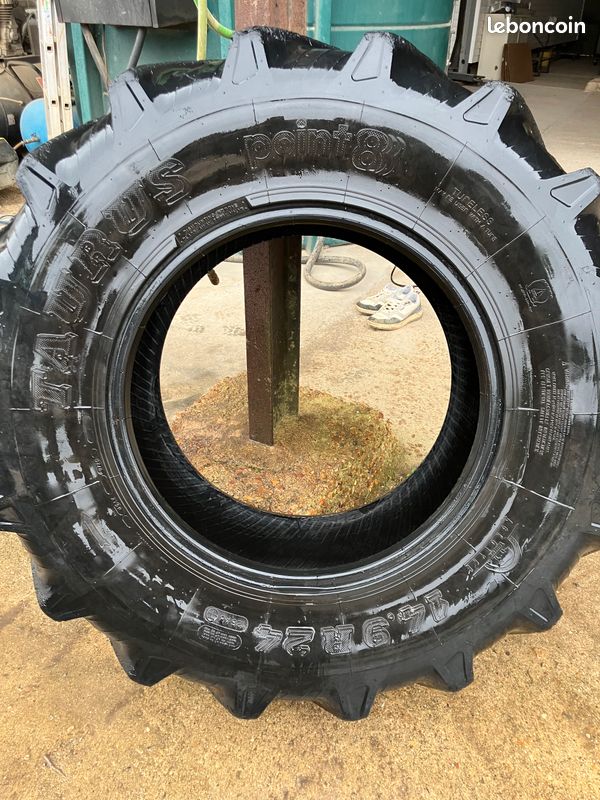 Pneu 14.9R24 - Matériel agricole