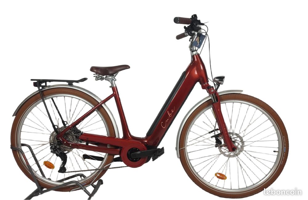 VTC électrique CUBE Ella - Rouge - Vélos