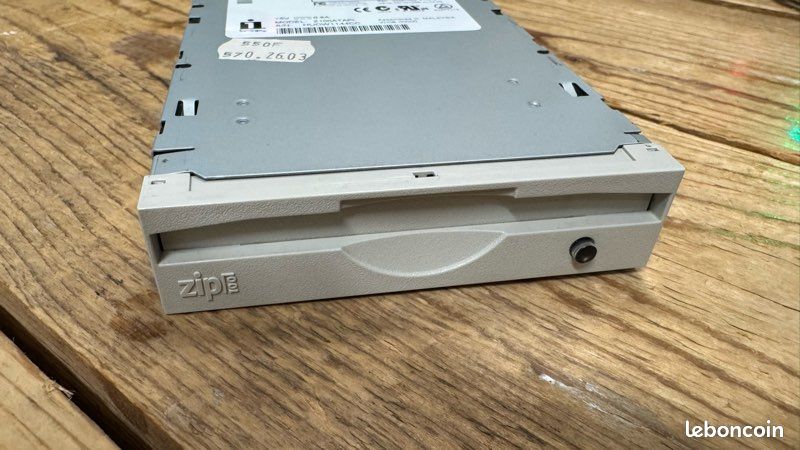 Lecteur interne IOMEGA ZIP 100 - Accessoires informatique