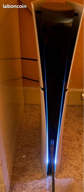 PS5 Slim - Consoles